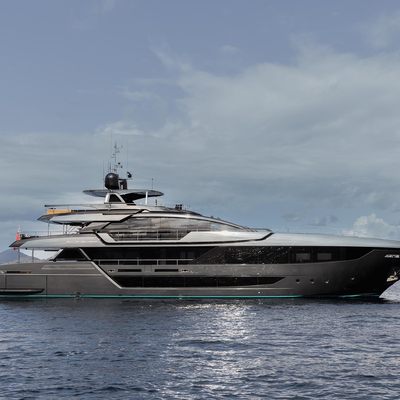 LADY FIRST Yacht Charter Price - Riva Luxury Yacht Charter