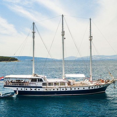 GIDEON Yacht Charter Price - Custom Luxury Yacht Charter