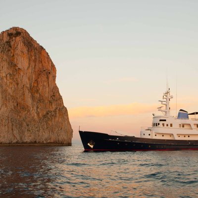 ICE LADY Yacht Charter Price - Helsingfors Luxury Yacht Charter