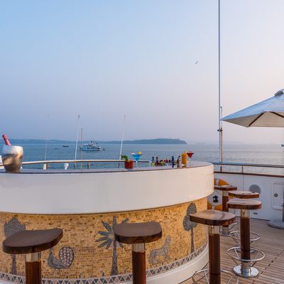 ASHENA Yacht Charter Price - Wadia Luxury Yacht Charter