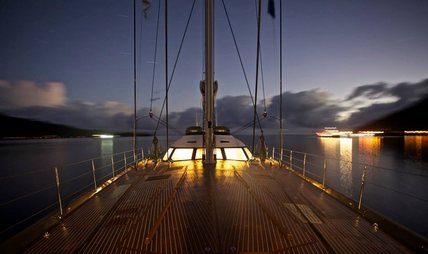 OHANA Yacht Charter Price - Fitzroy Luxury Yacht Charter