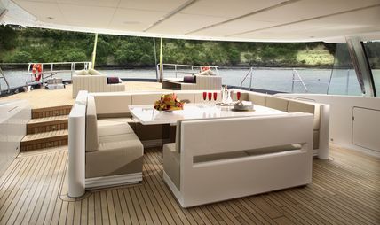RED DRAGON Yacht Charter Price - Alloy Yachts Luxury Yacht Charter