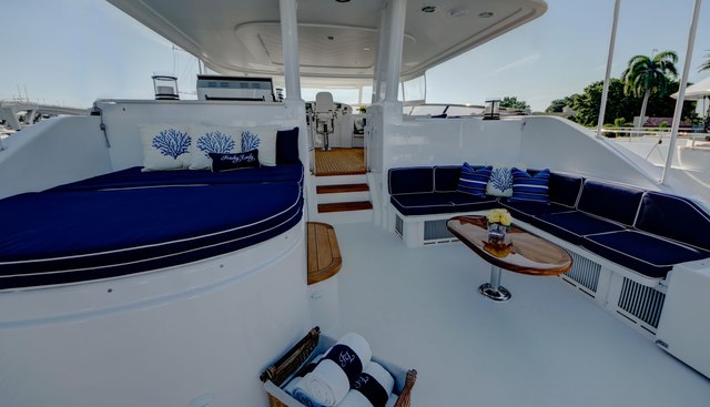 FRISKY LADY Yacht - Westport Yachts | Yacht Charter Fleet
