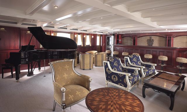 Classic Yacht Charter Fleet | YachtCharterFleet