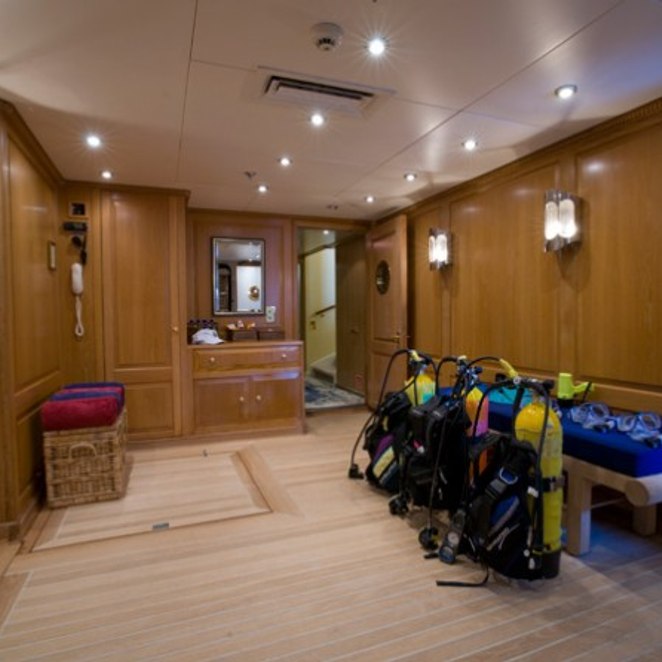 LEANDER G Yacht Photos - Peene-Werft | Yacht Charter Fleet