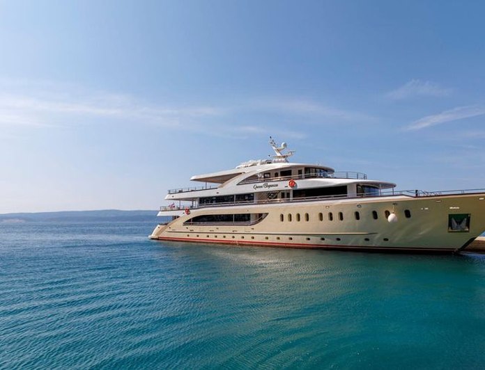 QUEEN ELEGANZA Yacht Photos - 49m Luxury Motor Yacht for Charter