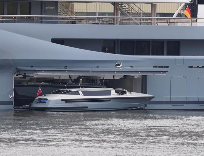 FLYING FOX Yacht Photos - 446ft Luxury Motor Yacht for Charter