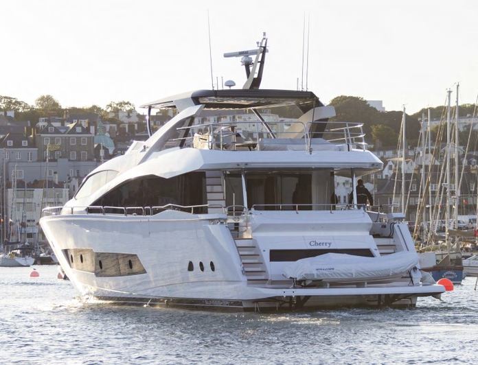 CHERRY Yacht Photos - Sunseeker