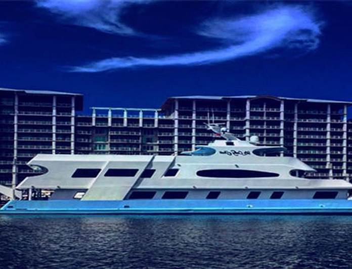 LE COLBY JEAN Yacht Photos - Custom
