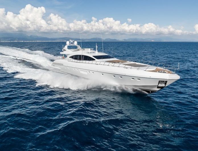 FIREFLY Yacht Photos - Mangusta Yachts
