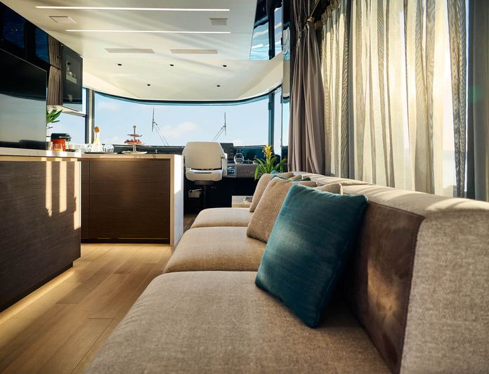 BLUE MOON Yacht Photos - 19m Luxury Motor Yacht for Charter