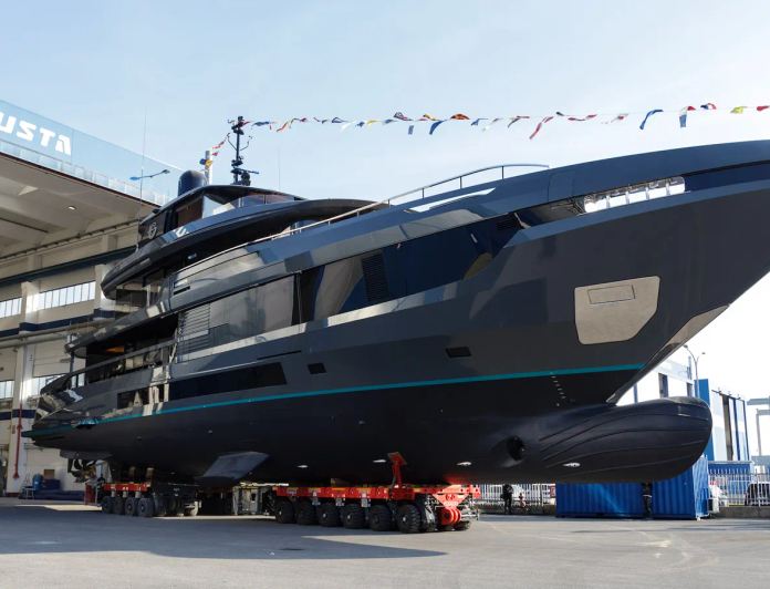THE GREAT ESCAPE Yacht Photos - Mangusta Yachts