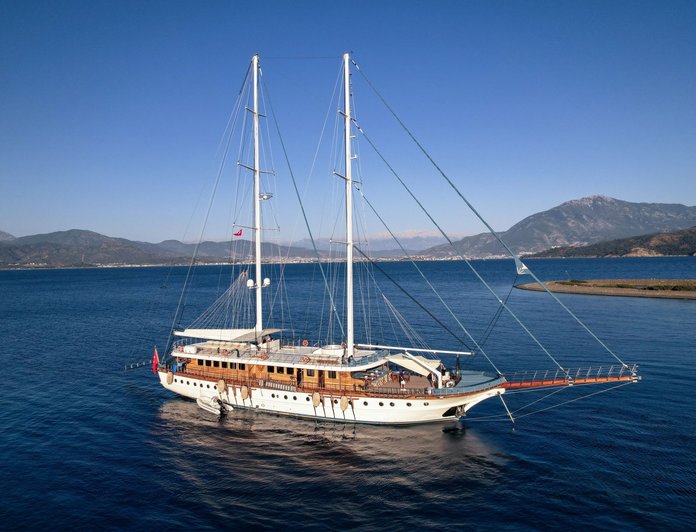 QUEEN ATLANTIS Yacht Photos - 36m Luxury Sail Yacht for Charter