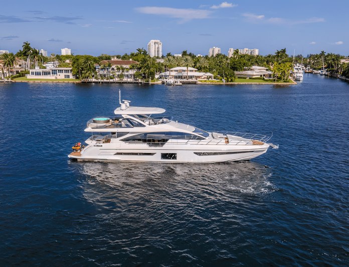 LIMITLESS Yacht Photos - Azimut Yachts