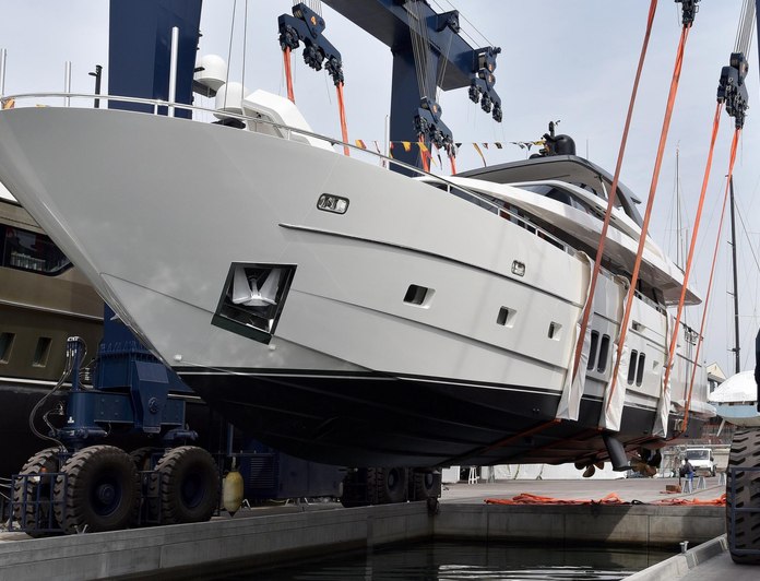 FRIDAY Yacht Photos - Sanlorenzo