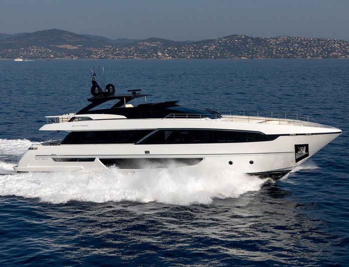 RAPH SEVEN II Yacht Photos - 30m Luxury Motor Yacht for Charter