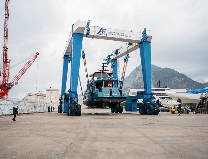 SLOW RIDE Yacht Photos - Bering Yachts